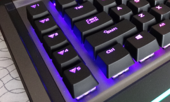 Patriot Viper V770 Gaming Keyboard Review | Technology X