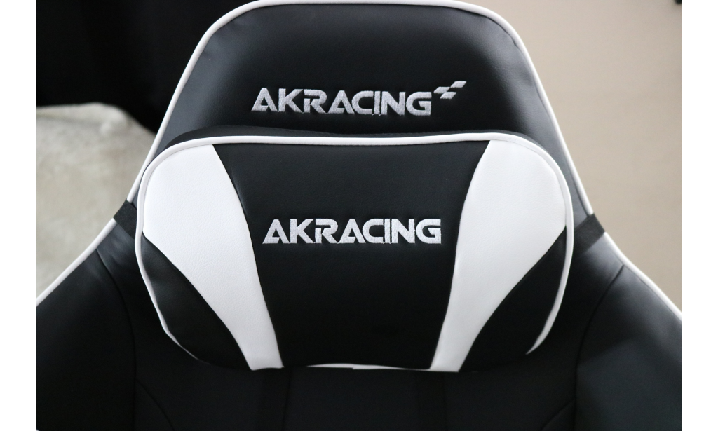 AKRACING's Max Gaming Chair Review | Technology X